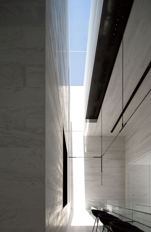 Sky Club House's Timeless design of Concrete and Light Sky Club House's Timeless design of Concrete and Light